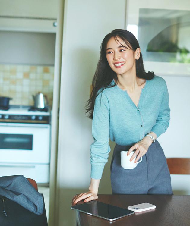 Oggi10月掲載｜忙しい冬の毎日に着心地リラクシーなMeWORKのジャケット＆ときどきニット | 特集【AOKI公式通販】